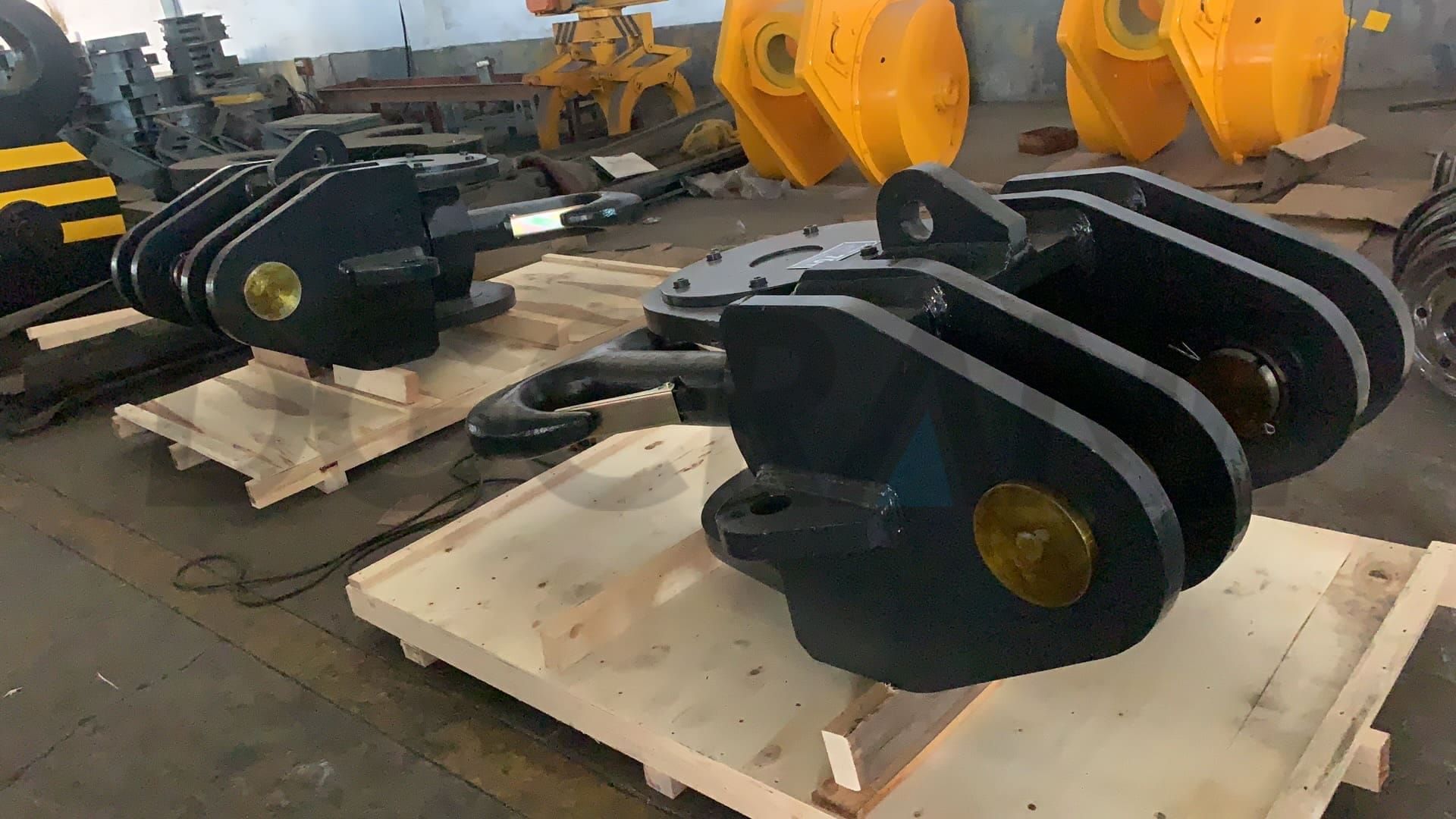 2sets Of 70t Crane Hook Groups For Sale to Poland | DGCRANE