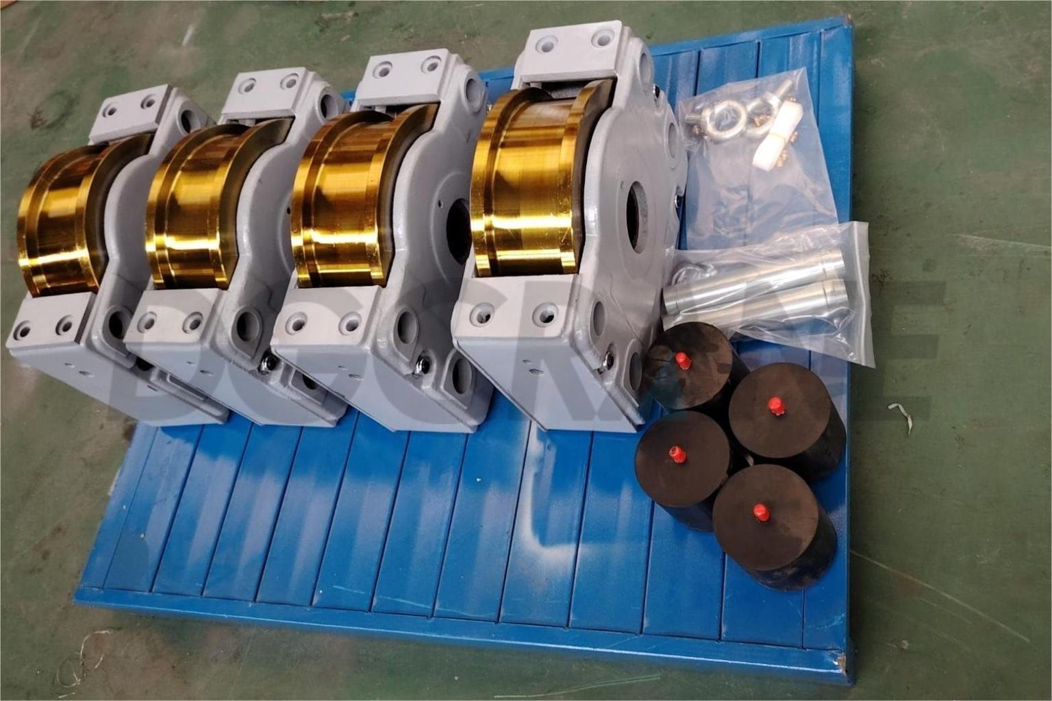 4 Sets Of DRS315 Crane Wheel Blocks And Accessories Exported To Brazil ...
