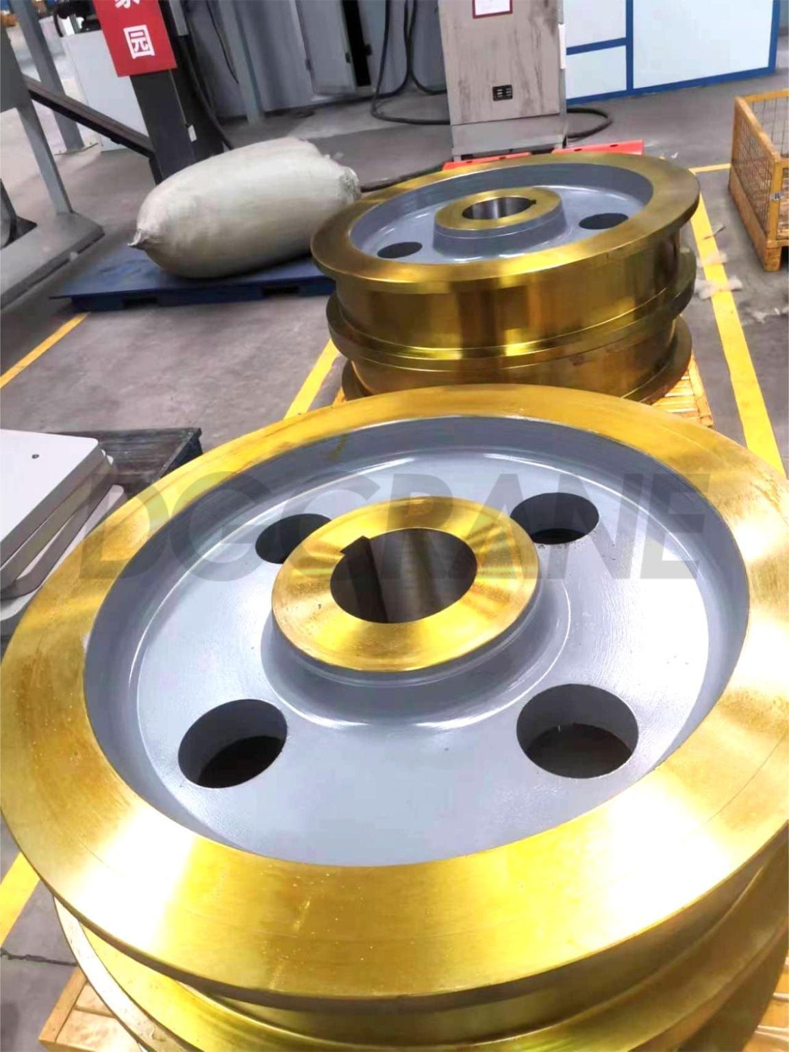 4 Sets Crane Wheels Delivered To Poland | DGCRANE