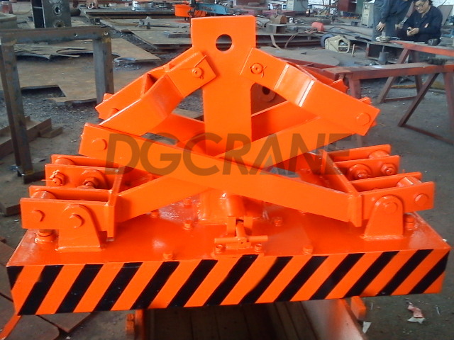 A Lifting Magnets Guide For Cranes: Types, Manufacturers | DGCRANE