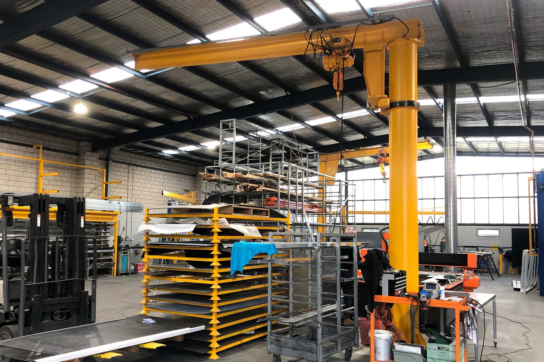 Precio de Grúa Pluma Giratoria | DGCRANE