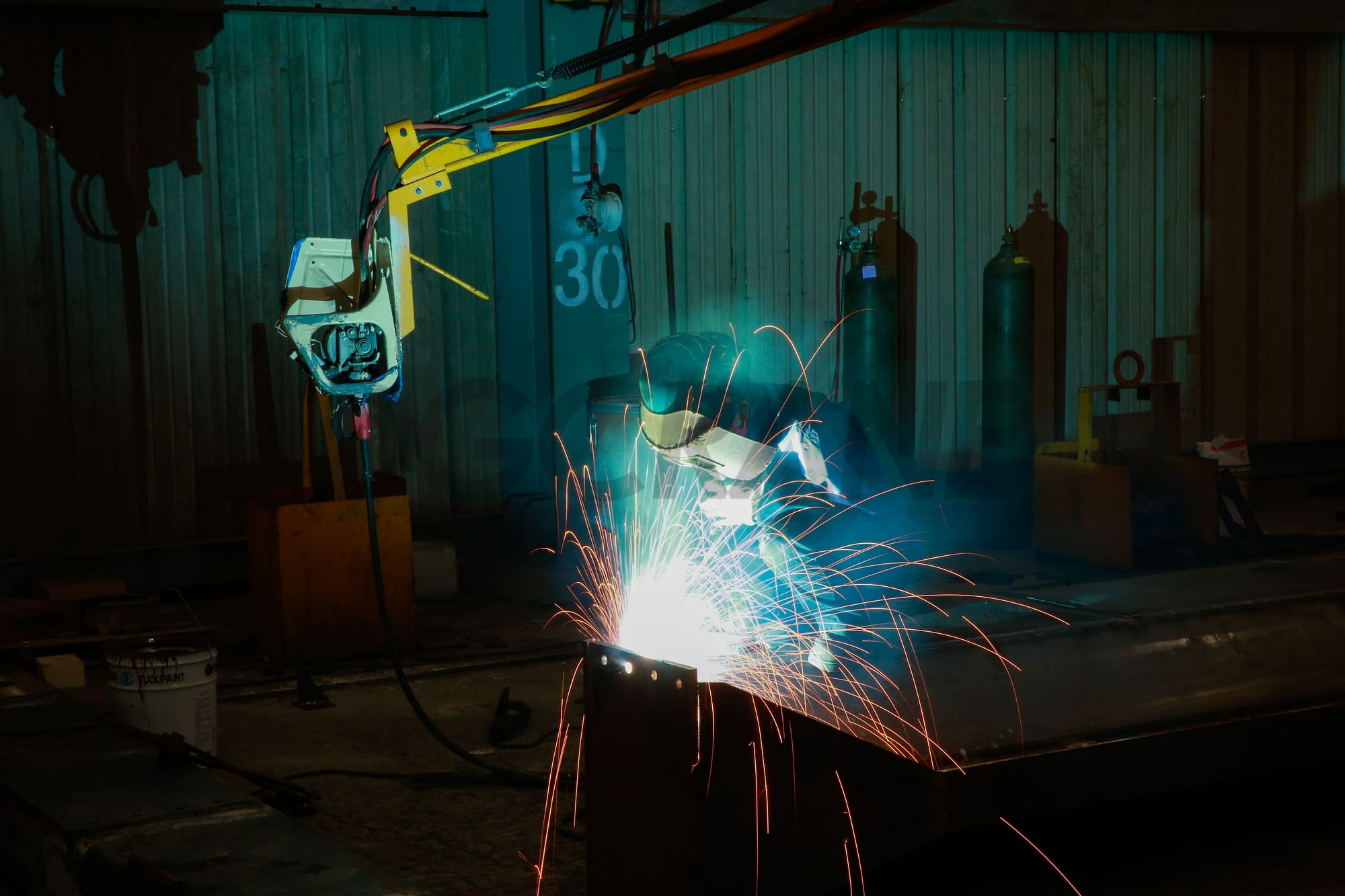 10 Tips Keselamatan Pengoperasian Overhead Crane Di Industri | DJCRANE